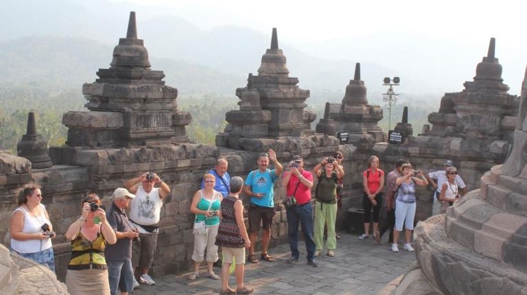 Target Wisata 2026 Naik, Kemenpar Bidik 17,60 Juta Wisatawan ...