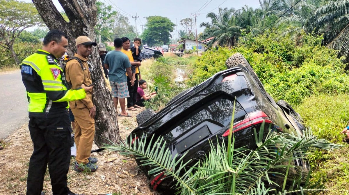 Kecelakaan Mobil Wakil DPRD Dumai–Pakning Terungkap, Sopir Innova ...