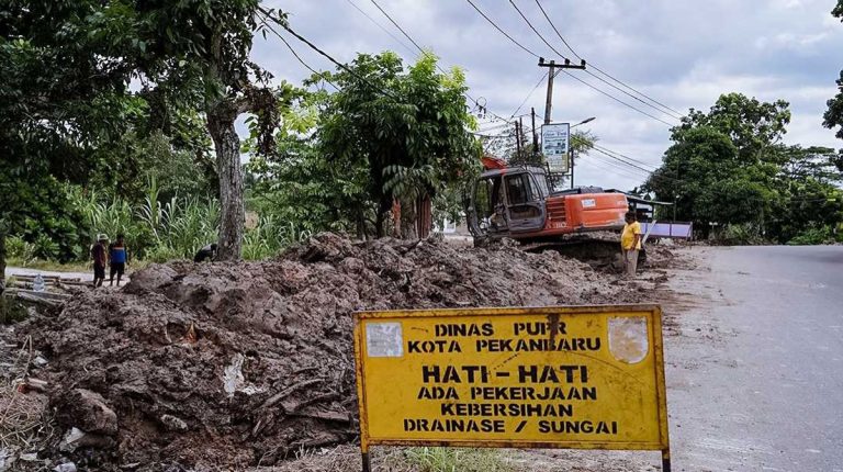 Pemko Pekanbaru Optimalkan Normalisasi Drainase Demi Antisipasi Banjir ...